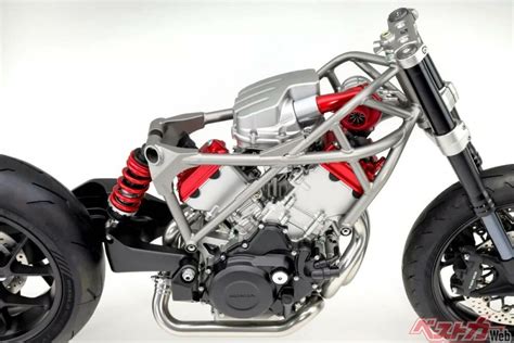 衝撃、ホンダが完全新作のv型3気筒エンジンを発表！ なんと世界初の電動スーパーチャージャー付きで究極の内燃機関になるか 自動車情報誌「ベストカー」