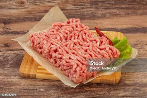 다진 고기 돼지고기와 쇠고기 가루로 빻은에 대한 스톡 사진 및 기타 이미지 가루로 빻은 건강한 식생활 고기 Istock