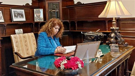 Илияна Йотова поднесе съболезнования в посолството на Турция Политика Новини Бг