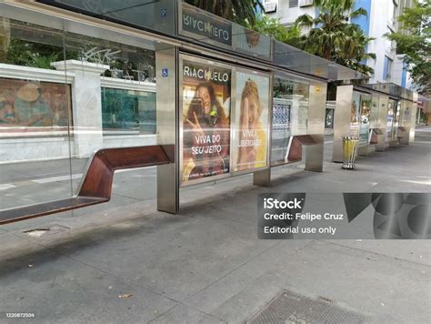 상파울루 파울리스타 애비뉴의 빈 버스 정류장 상파울루에 대한 스톡 사진 및 기타 이미지 상파울루 상파울루 주 버스 정류장