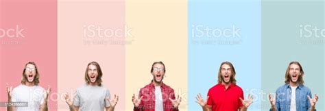 다채로운 줄무늬에 잘생긴 젊은이의 콜라주 고립 배경 미친 미친 소리 하 고 적극적인 식와 팔 제기 함 좌절 개념입니다 감정에