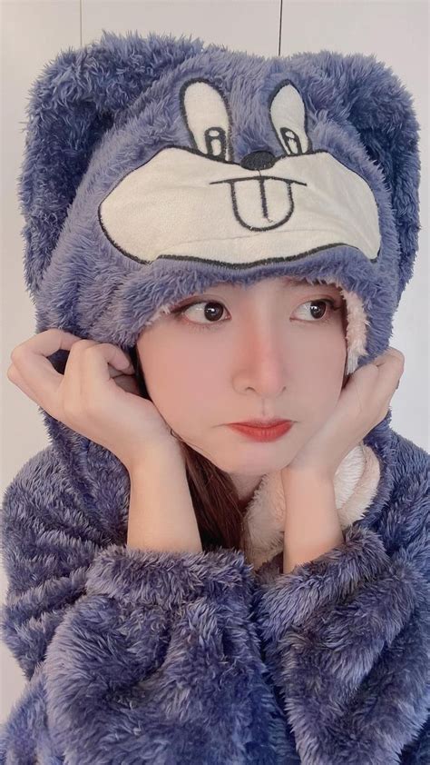 Lột Xác” Khỏi Vóc Dáng Tiểu Học” Nữ Streamer Bất Ngờ Xuất Hiện Với