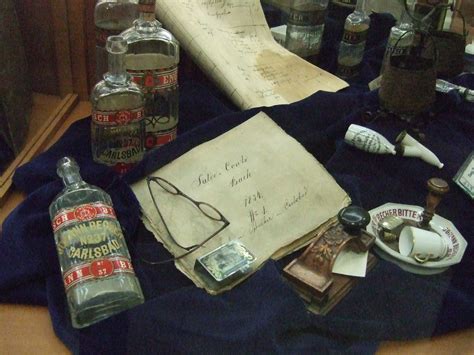 Muzeum Jan Becher 當地著名的藥酒博物館 楊貝希爾博物館 這是他們早期的包裝 不過 藥 Flickr