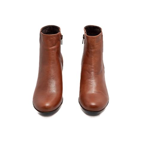 ΓΥΝΑΙΚΕΙΟ ΜΠΟΤΑΚΙ ΑΝΑΤΟΜΙΚΟ ΔΕ