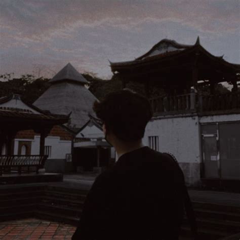 Chen Chih Hsuan 2001 Chih • Threads Say More