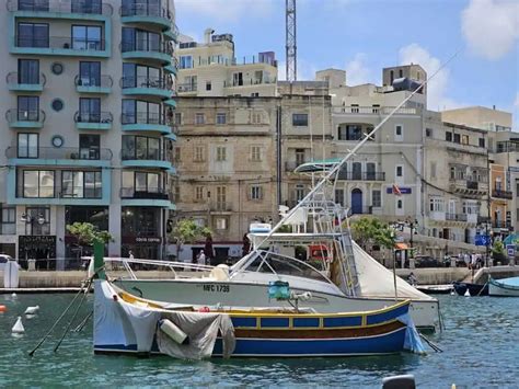 תחבורה ציבורית במלטה אוטובוסים מוניות וקטנועים חשמליים