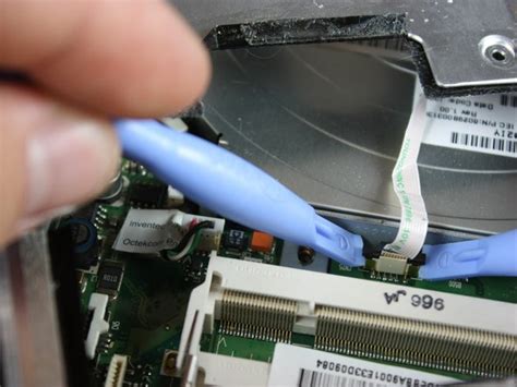 Toshiba Satellite E105 S1602 Disk Drive Replacement IFixit