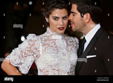 Director Eli Roth Left And Actress Lorenza Izzo Pose For