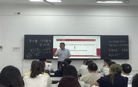 党委委员、副院长张家俊为人文学院学生讲授思政课铜职要闻铜仁职业技术学院
