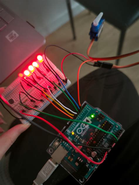 Fleur solaire avec servomoteur et capteur LDR Français Arduino Forum