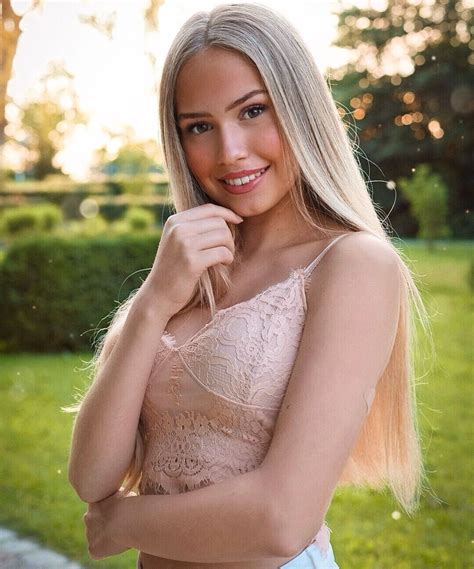Lovely Day Dear Friends🦋 💜•⋆🦋⋆ Kris ⋆🦋⋆•💜 Kristal38922455