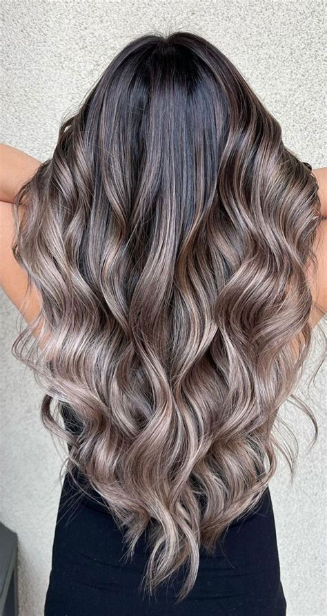 30 Metallic Hair Color Ideas : Soft Ashy Blonde