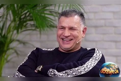 رونمایی از لباس ۱۰۰ میلیون تومانی علی دایی در برنامه عادل فردوسی‌پور عکس و جزئیات قیمت لوکس