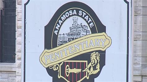 Iowa Department Of Corrections Inmate Kills 2 Employees At Anamosa