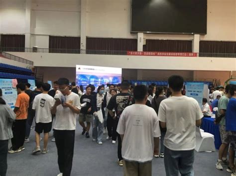 博山区人民政府 部门动态 【“三提三争”见行动】博山区组织企业参加“淄博—高校人才直通车”齐鲁工业大学专场招聘活动