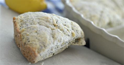 Easy Homemade Lemon Poppy Seed Scones Recipe