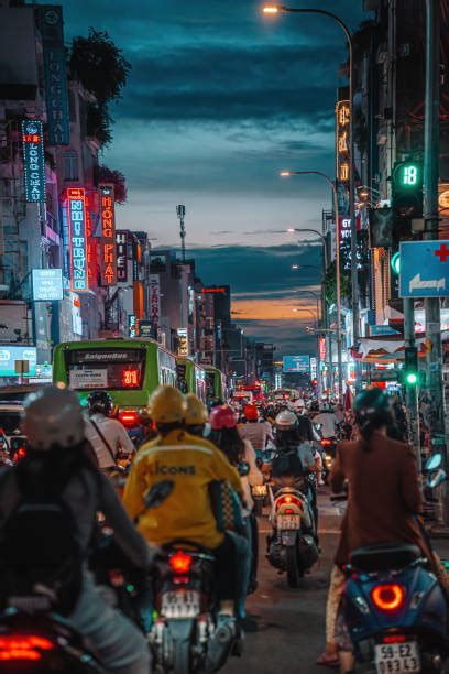 330개 이상의 서행차량 표지판 이미지 스톡 사진 그림 및 Royalty Free 이미지 Istock
