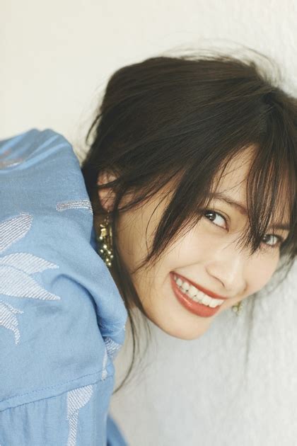 「大政絢オフィシャルカレンダー2018 4 2019 3」（sdp）収録カット