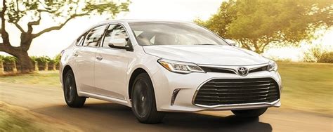 Toyota Avalon Xle Vs Limited Comparison Hodgkins Il