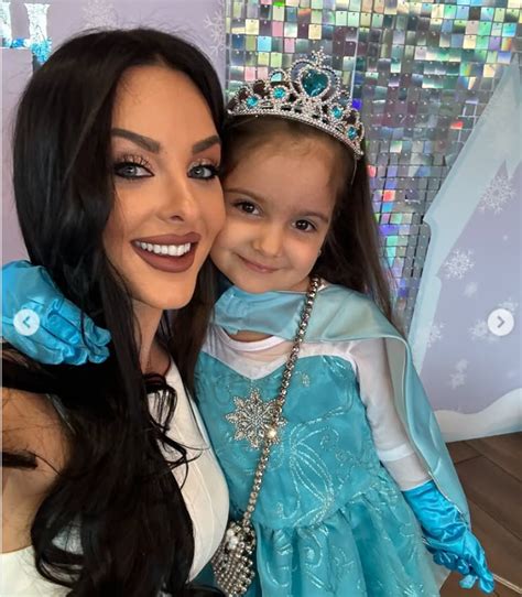 Глория не пусна бившия зет на празника на внучка си Информационна агенция ПИК