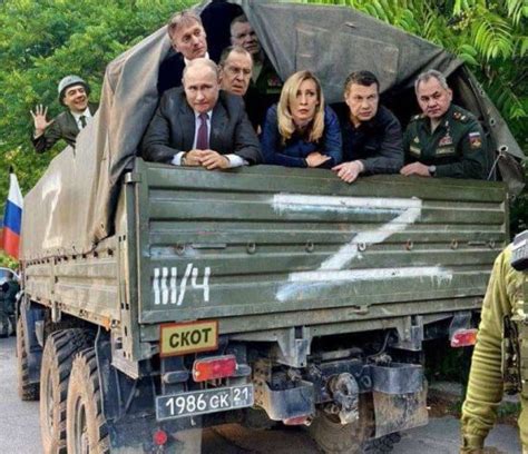 Хоч спати не лягай прокинемося а ми вже під Москвою як українці