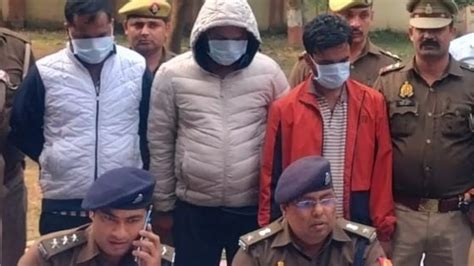 Noida News फ्लिपकार्ट के लिफाफे में हो रही गांजा और चरस की तस्करी