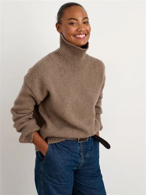 5 Fall Basics French Women Wear To Look Chic And Refined Who What Wear