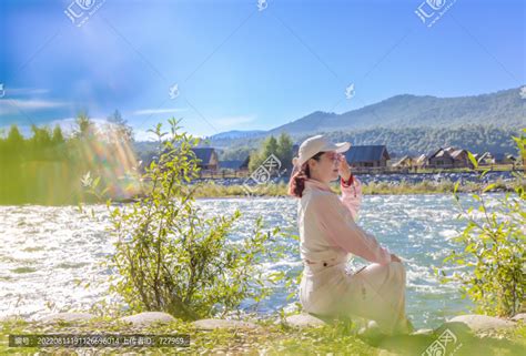 禾木村禾木河美女人像摄影国内旅游景点旅游景点摄影素材汇图网