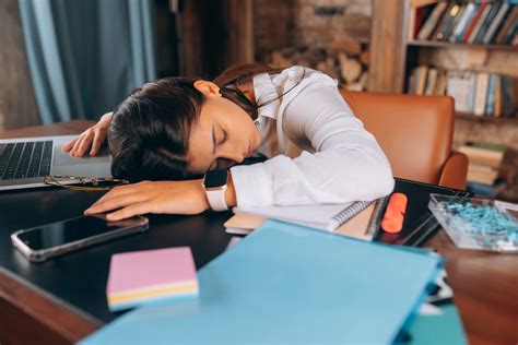 ضغوط العمل وتأثيراتها على العاملين أسباب وإحصائيات مجلة سيدتي