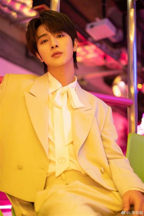 Li Hongyi ‎♡‧₊˚ Li Hong Yi Handsome Actors Actors