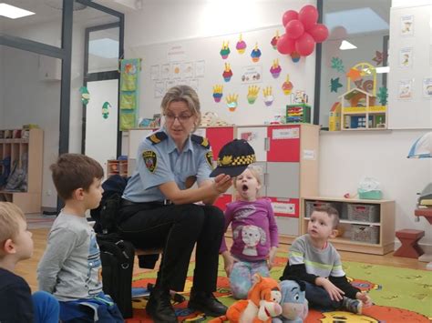 Spotkanie ze Strażnikiem Miejskim nt Obcy nieznajomy Przedszkole Miejskie nr w Toruniu