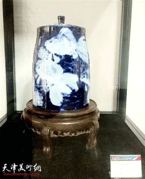 天商官窑陶艺绘画作品展在商业大学图书馆继续展出天穆文体 天穆网