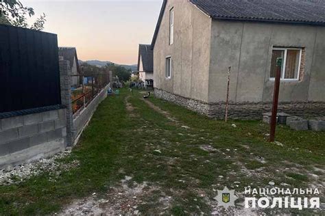Захищаючись від нападу жінка завдала чоловікові кривднику смертельні