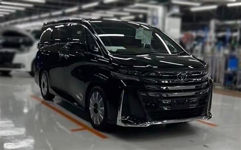 Toyota Vellfire 2023 Front Paul Tans Automotive News