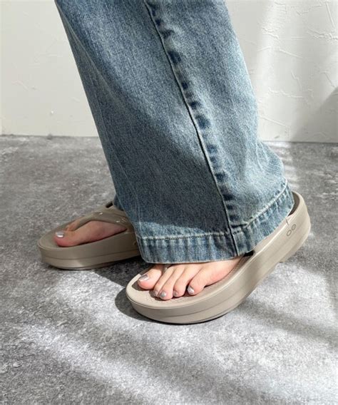 Oofos（ウーフォス）の「【oofosウーフォス】oomega（サンダル）」 Wear