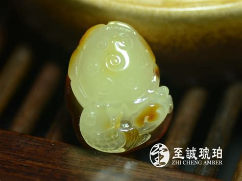 至诚琥珀 波罗的海珍珠蜜蜡雕刻链子吊坠 寓意多子多福 8gdaliancoco