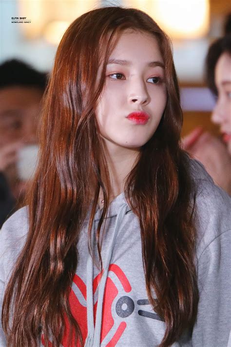 Pin De Asian Girl Lovers Pinterest En K Pop Idol Mujeres Coreanas