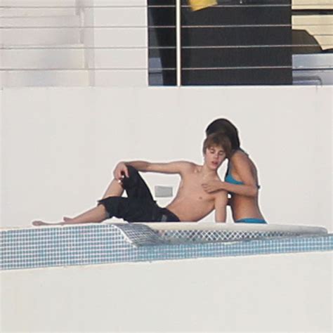 Selena Gomez Comes Out Of The Closet Picture 2011 1 Original Selena