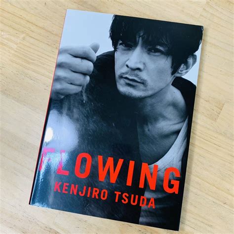 ★2o23737 100 津田健次郎 写真集 Flowing