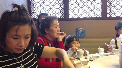 陳愷妤9歲 李庭萱8歲 陳莘亞4歲11個月 李妍葶3歲 陳莘喬1歲9個月 李鈞豪1歲整天吃飯玩樂 2017年3月19日 全部影片 Youtube