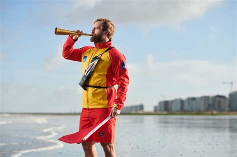 Redders Op Het Strand In 2022 Aan De Belgische Kust Strandverblijf