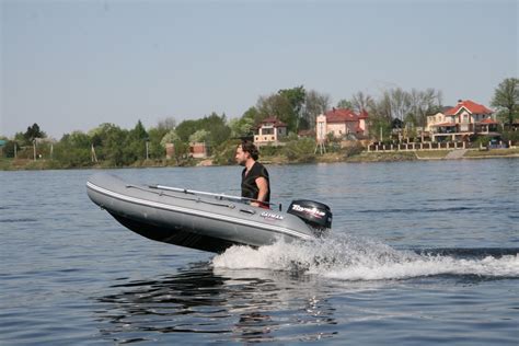 Лодка Мнев и К КАЙМАН N-330 НДНД - купить в Москве за 53760 руб.