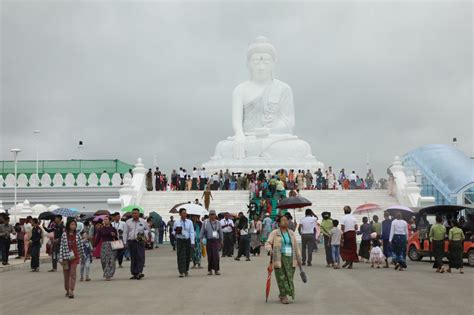 မာရဝိဇယဗုဒ္ဓရုပ်ပွားတော်မြတ်ကြီးအား အနယ်နယ်အရပ်ရပ်မှ ရဟန်း၊ ရှင်လူဘုရားဖူးပြည်သူများ လာရောက