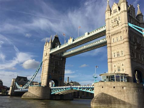 フリー写真画像 都市、ロンドン、イギリス、建築、橋、川、水、跳ね橋、構造