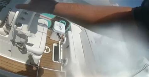 Florida Deputy Makes Daring Leap To Stop Runaway Boat Watch Inspiremore