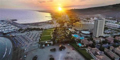 Купить недвижимость у моря на Кипре