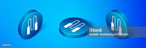 파란색 배경에 격리된 등색 점프 로프 아이콘입니다 로프건너뛰기 스포츠 장비 파란색 원 버튼입니다 벡터 일러스트레이션 3차원 형태에 대한 스톡 벡터 아트 및 기타 이미지