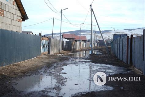 Фото Шар усны үер бууж айлууд усанд автжээ News Mn