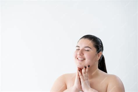 Premium Photo Beauty Care Happy Obese Woman Body Positive