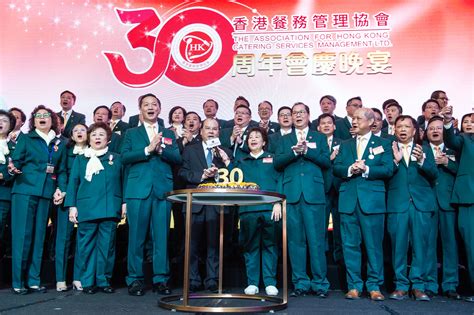 香港餐務管理協會 煤氣公司在2012年春工商業通訊中邀請餐飲業界代表與讀者們拜年，並談新年的展望。以下是本會主席的新禧賀辭和展望。 賀辭